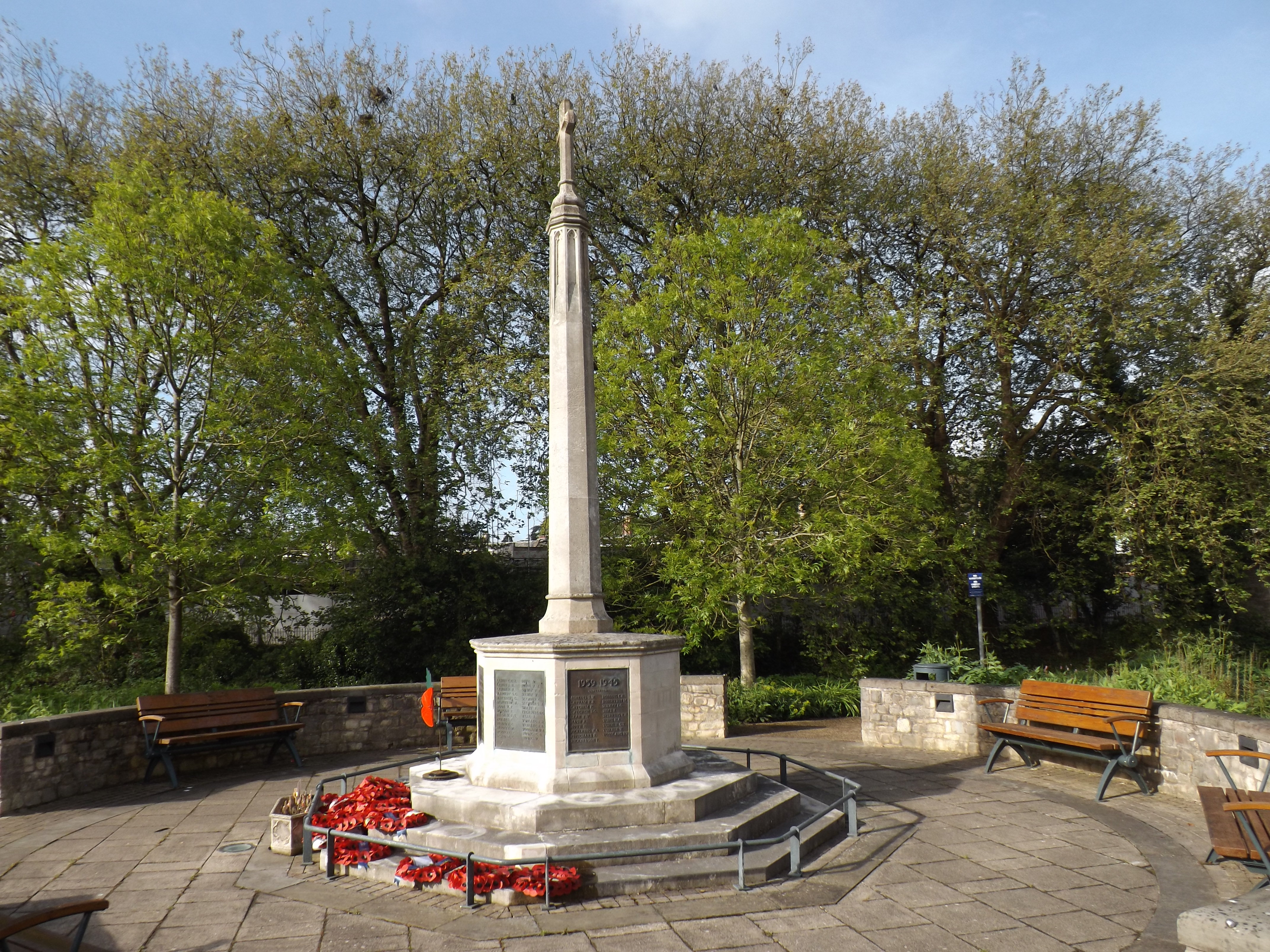 RADSTOCK - War Memorials Online